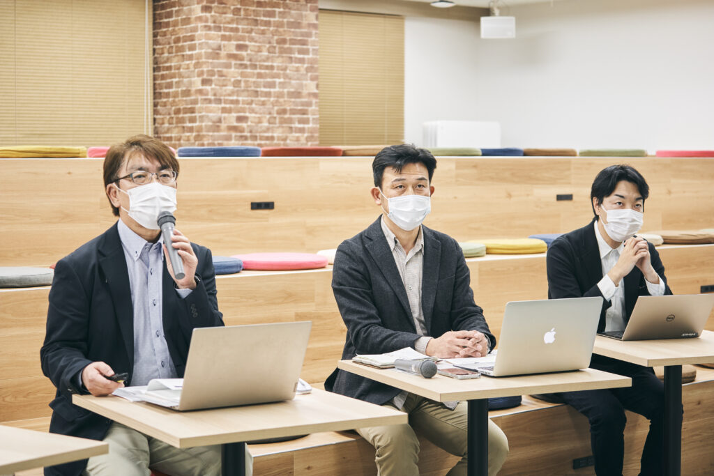 DX推進企業×学生で新しい価値を生み出す。新しいアイディアのかけらが飛び出した、「トークセッション&アイディアソン in SENDAI」の現場をレポート！ | SENDAI INC.